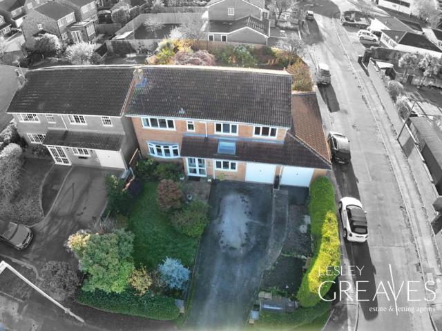 6 bedroom detached house for sale
