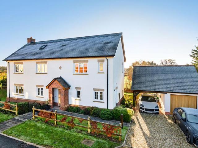 6 bedroom detached house for sale