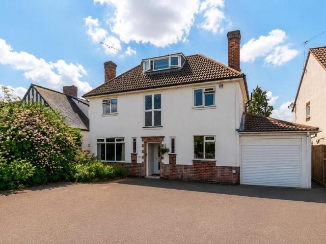 6 bedroom detached house for sale