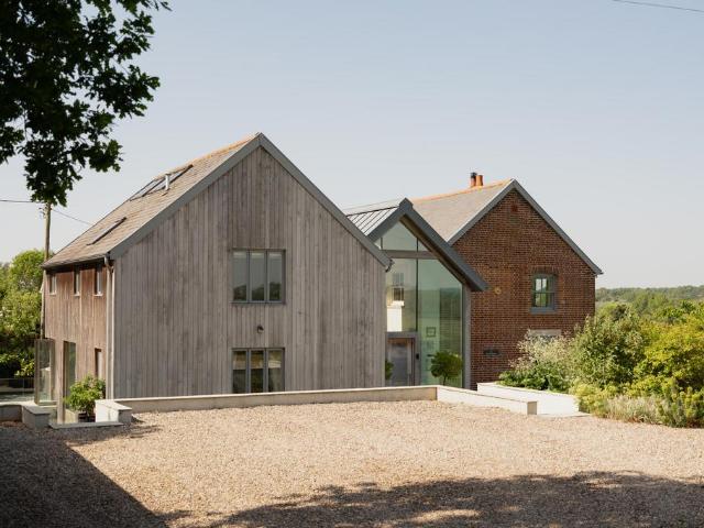 6 bedroom detached house for sale