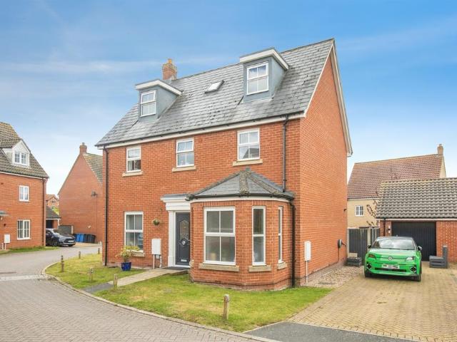6 bedroom detached house for sale