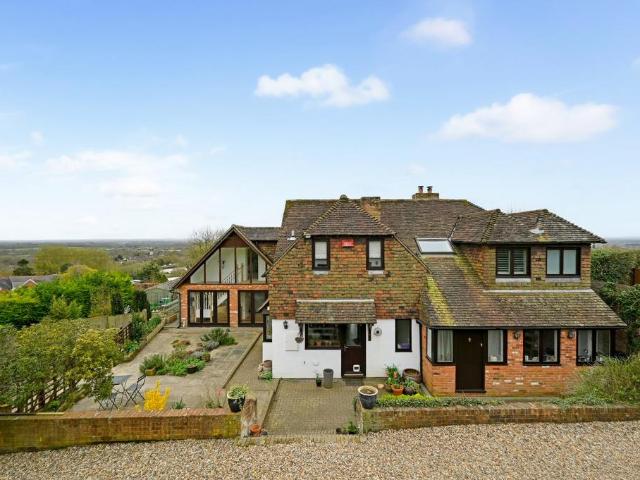 6 bedroom detached house for sale