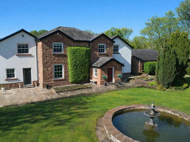 6 bedroom detached house for sale