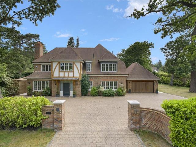 6 bedroom detached house for sale