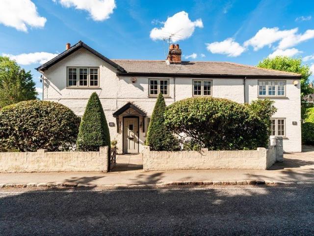 6 bedroom detached house for sale