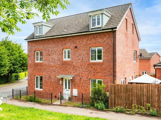 6 bedroom detached house for sale