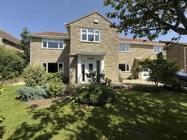 6 bedroom detached house for sale