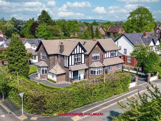 6 bedroom detached house for sale