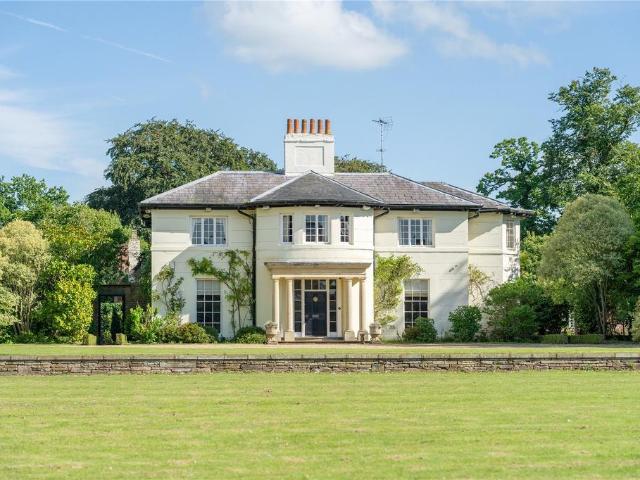 6 bedroom detached house for sale