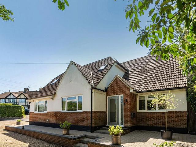 6 bedroom detached house for sale