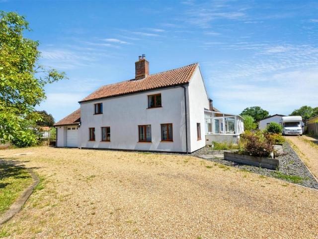 6 bedroom detached house for sale