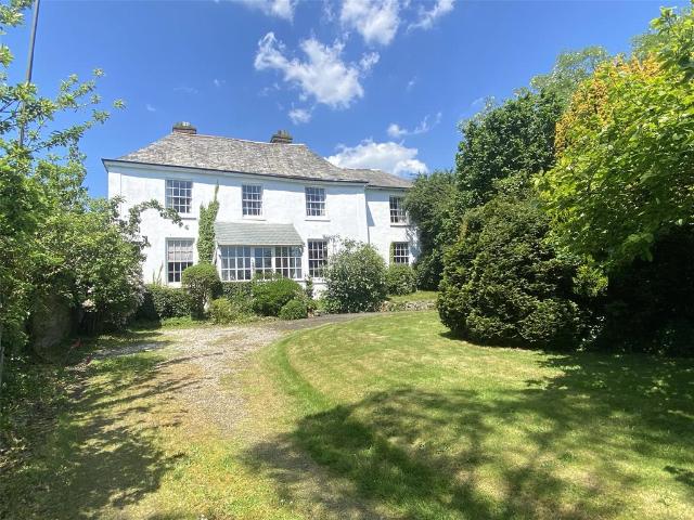 6 bedroom detached house for sale