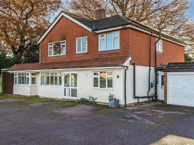 6 bedroom detached house for sale