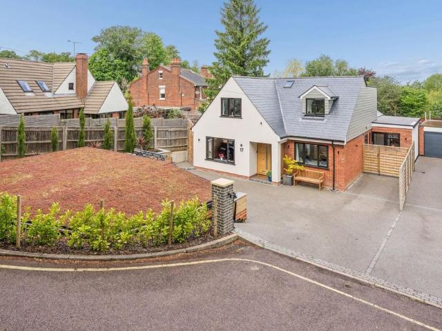 6 bedroom detached house for sale