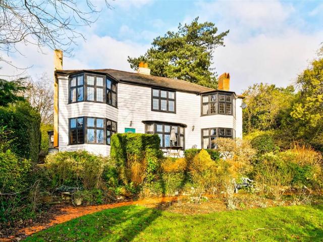 6 bedroom detached house for sale