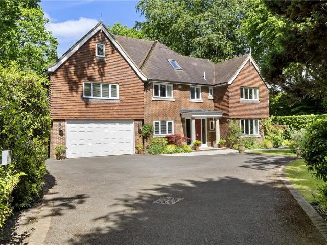 6 bedroom detached house for sale