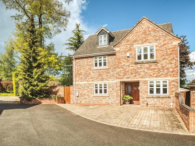 6 bedroom detached house for sale