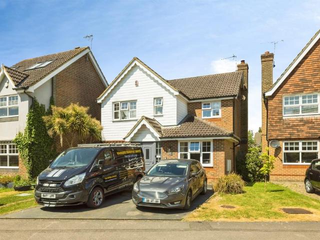 6 bedroom detached house for sale