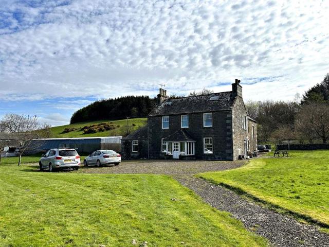6 bedroom detached house for sale
