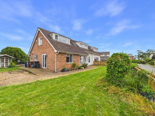 6 bedroom detached house for sale