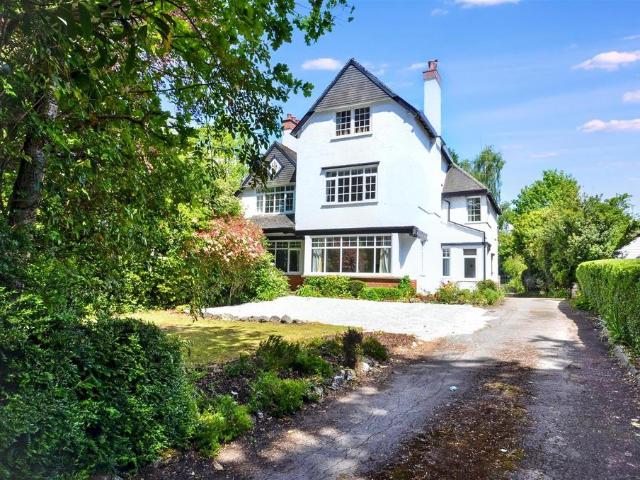 6 bedroom detached house for sale