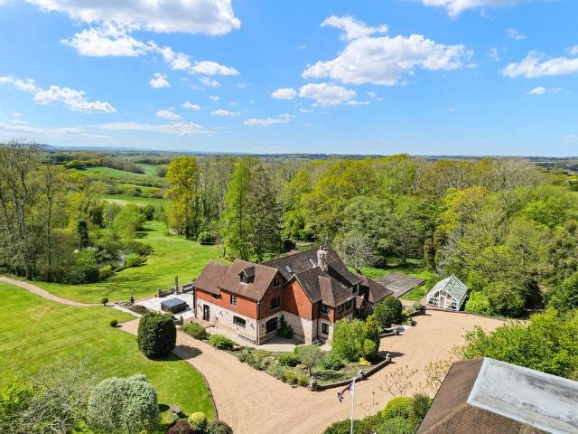 6 bedroom detached house for sale