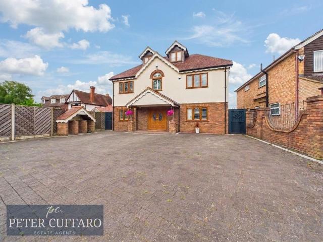 6 bedroom detached house for sale