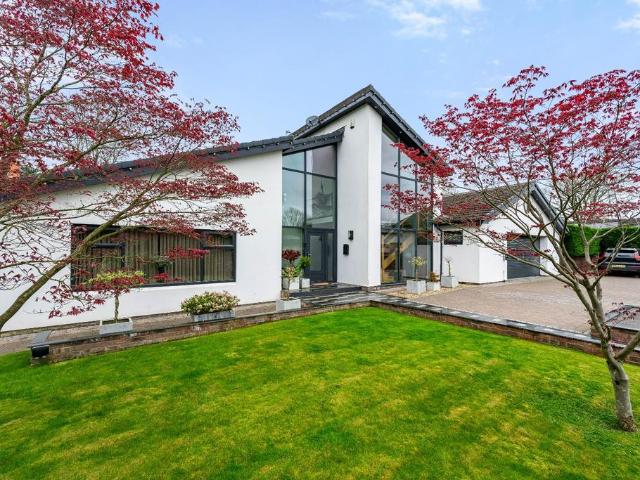 6 bedroom detached house for sale