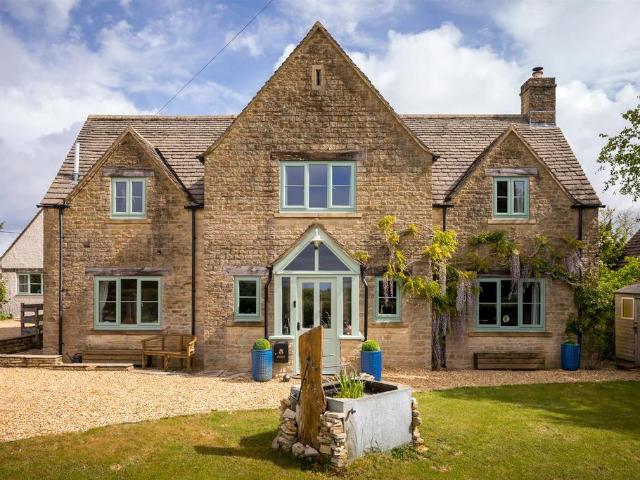 6 bedroom detached house for sale