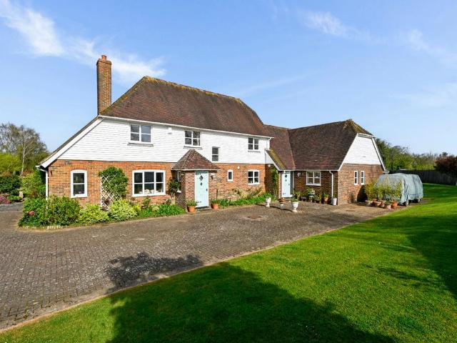 6 bedroom detached house for sale