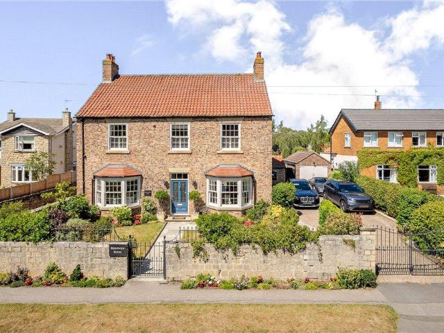 6 bedroom detached house for sale
