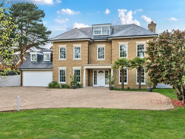 6 bedroom detached house for sale