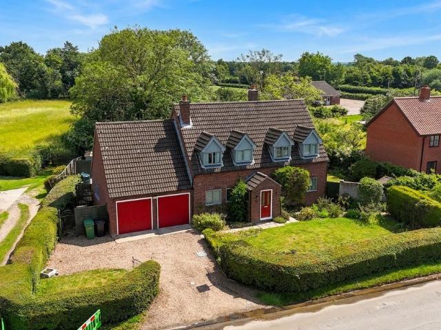 6 bedroom detached house for sale