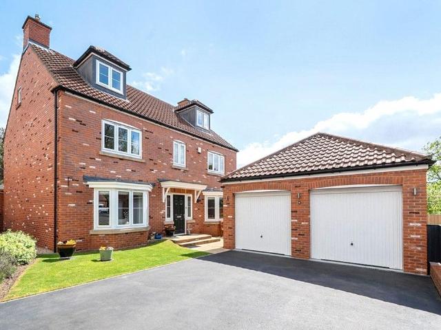 6 bedroom detached house for sale