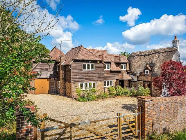 6 bedroom detached house for sale