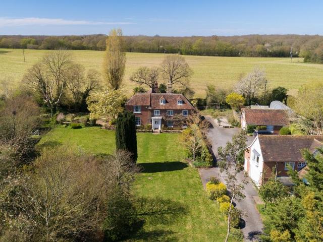 6 bedroom detached house for sale