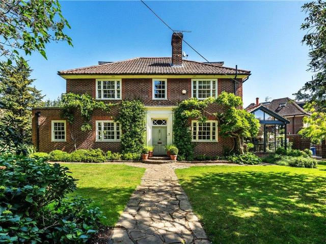 6 bedroom detached house for sale