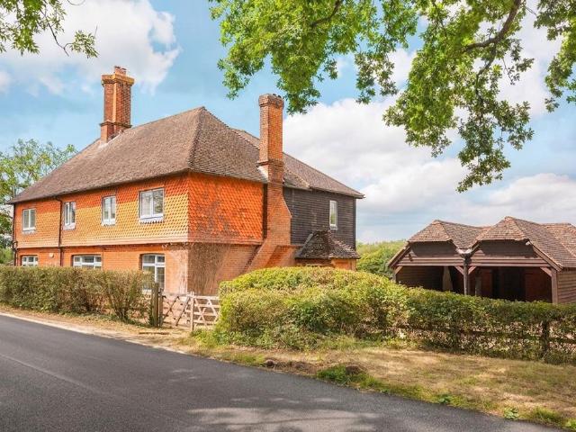6 bedroom detached house for sale