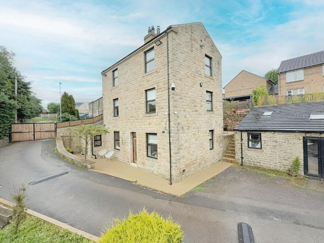 6 bedroom detached house for sale