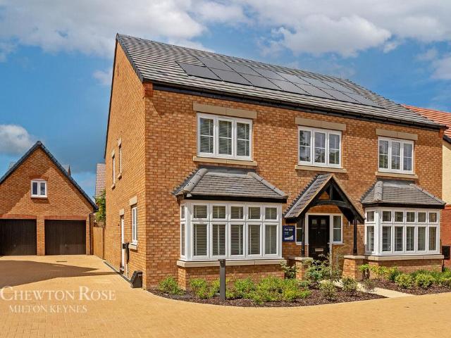 6 bedroom detached house for sale
