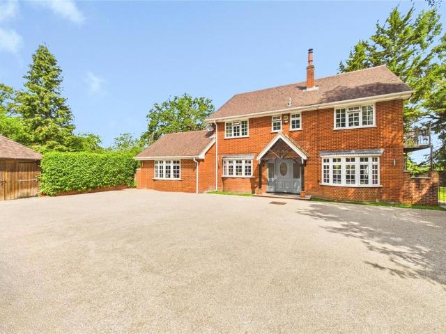 6 bedroom detached house for sale