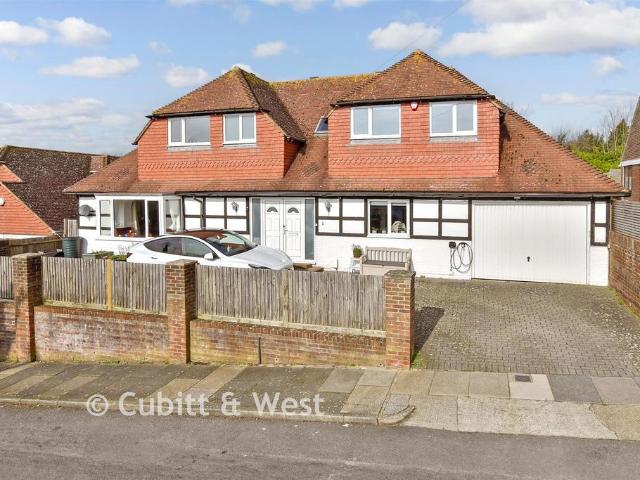 6 bedroom detached house for sale