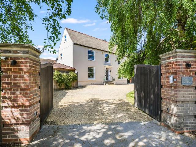 6 bedroom detached house for sale