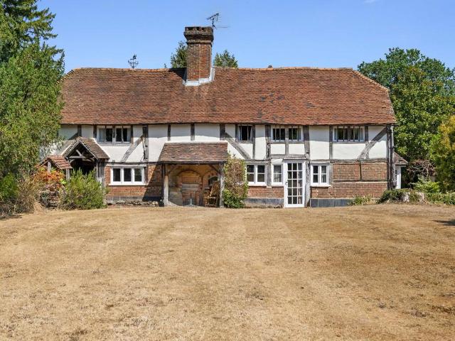 6 bedroom detached house for sale