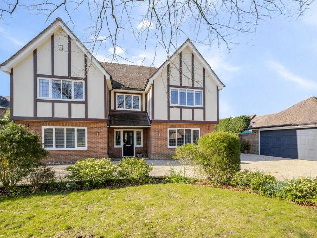 6 bedroom detached house for sale