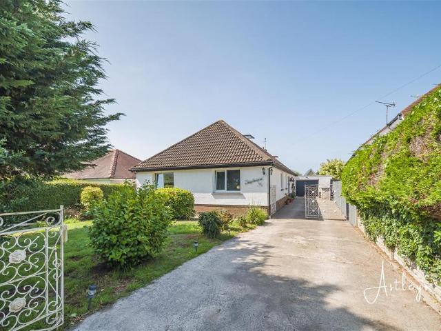 6 bedroom detached house for sale