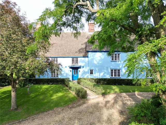 6 bedroom detached house for sale