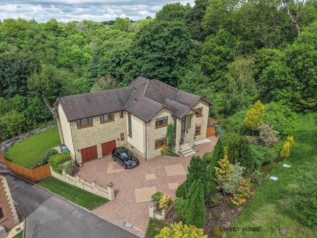 6 bedroom detached house for sale
