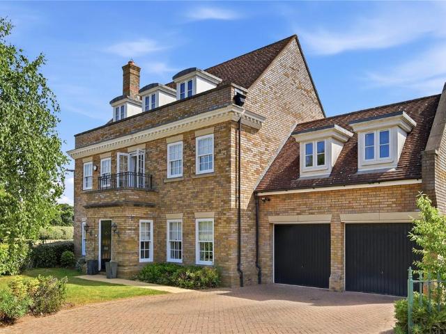 6 bedroom detached house for sale