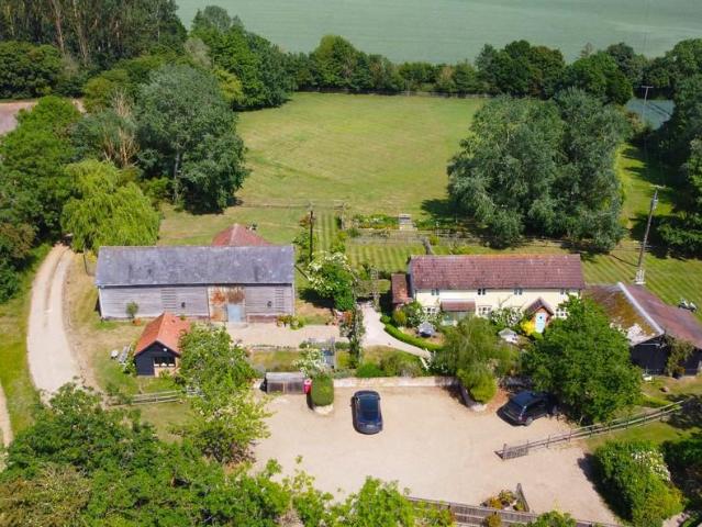 6 bedroom detached house for sale
